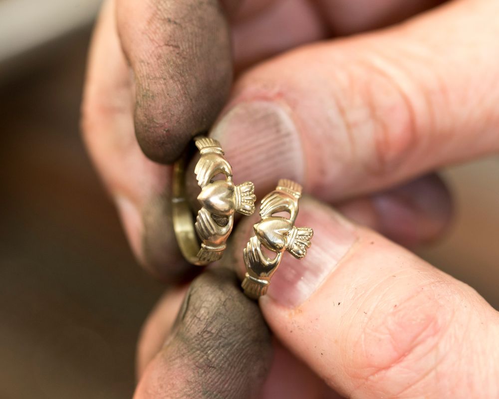 Connemara Marble Claddagh Ring – Solvar Jewellery